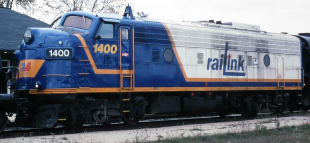 L-374 – Railink / Rail America Hood & Cab Units – Highball Graphics